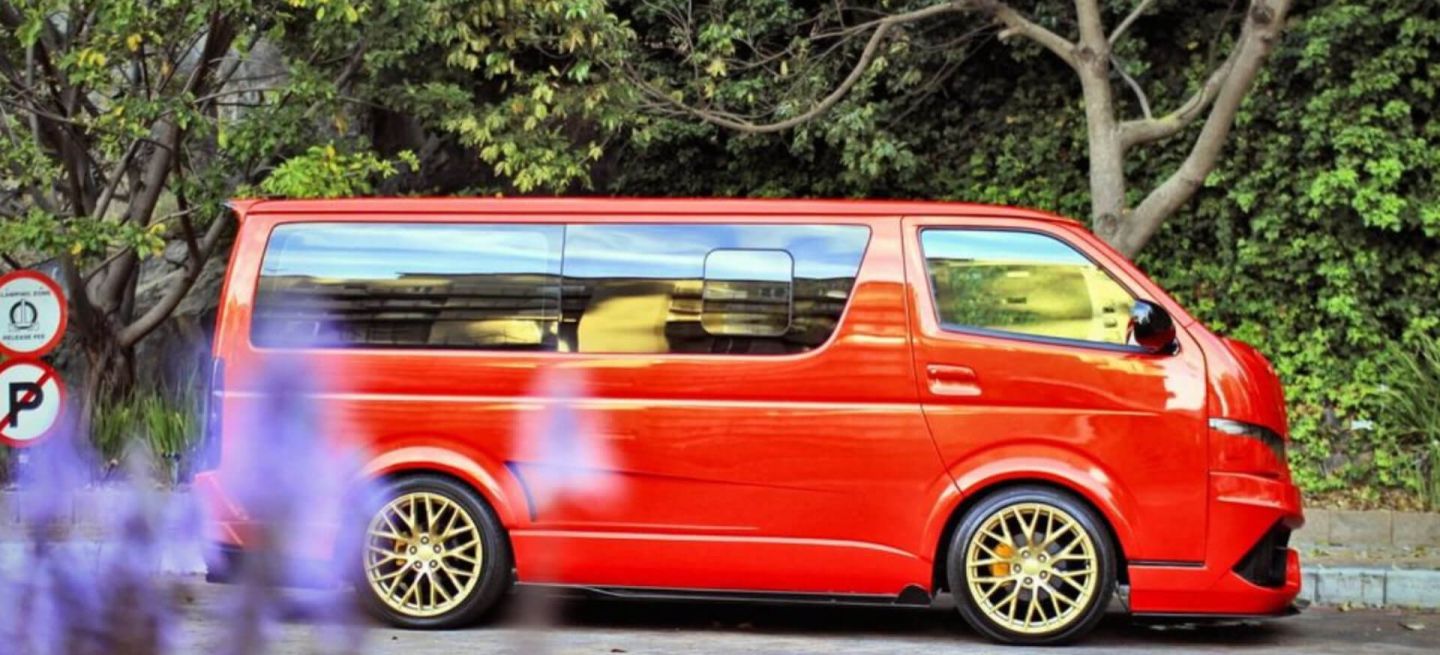 Esta Toyota Quantum está impulsada por el único V12 de Toyota