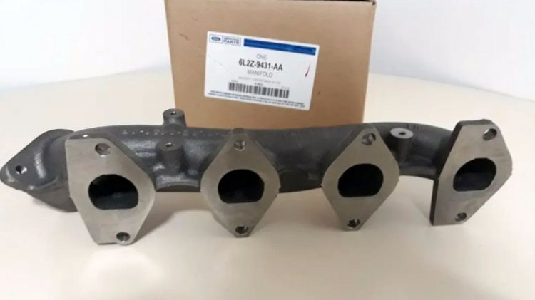 Lo que sueles ver al abrir el capó no es el motor, sino el colector de ...