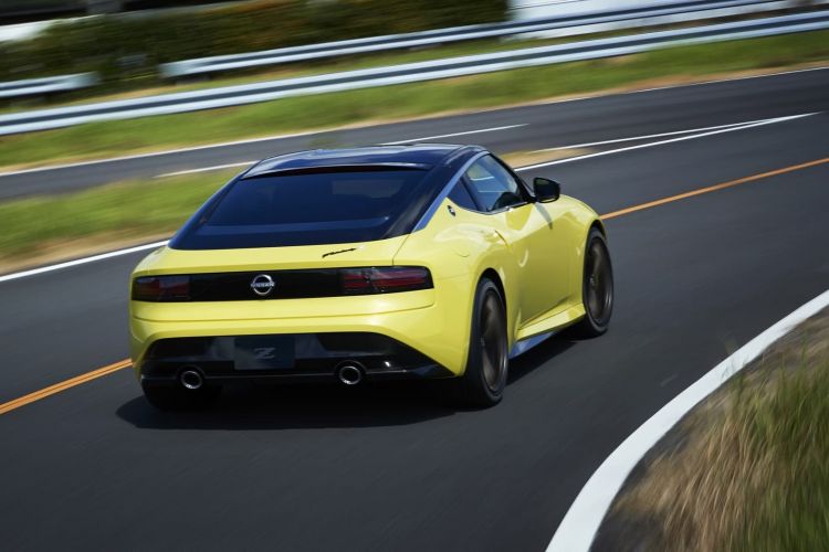 ¡444 CV! el Nissan 400Z descubre su potencia y nos hace sufrir todavía ...