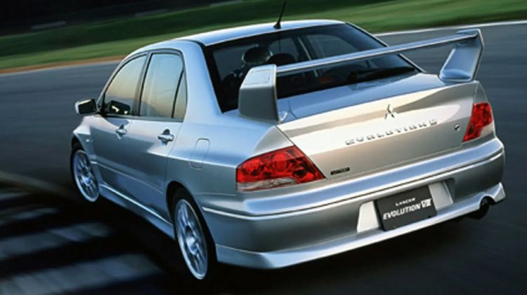 Qué es un alerón y cómo es posible que frenando al coche lo haga ir más ...