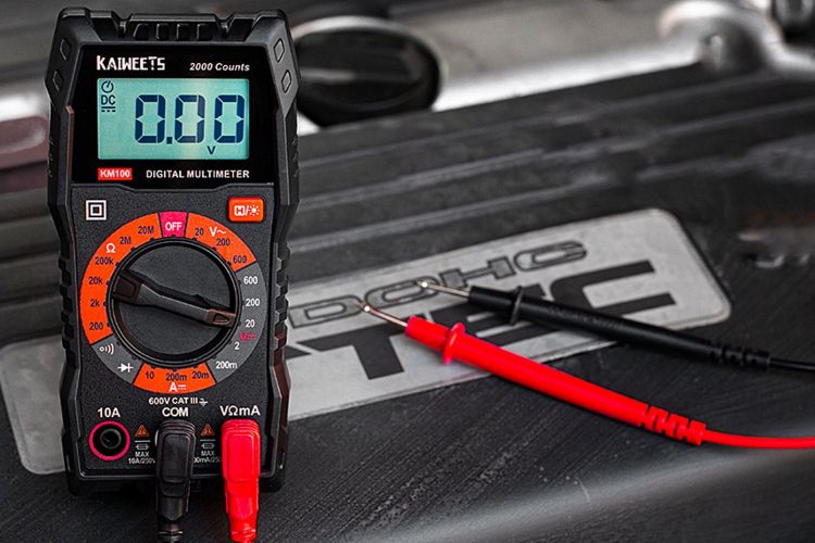 Qué es un multímetro y por qué es tan útil tener uno para el coche ...